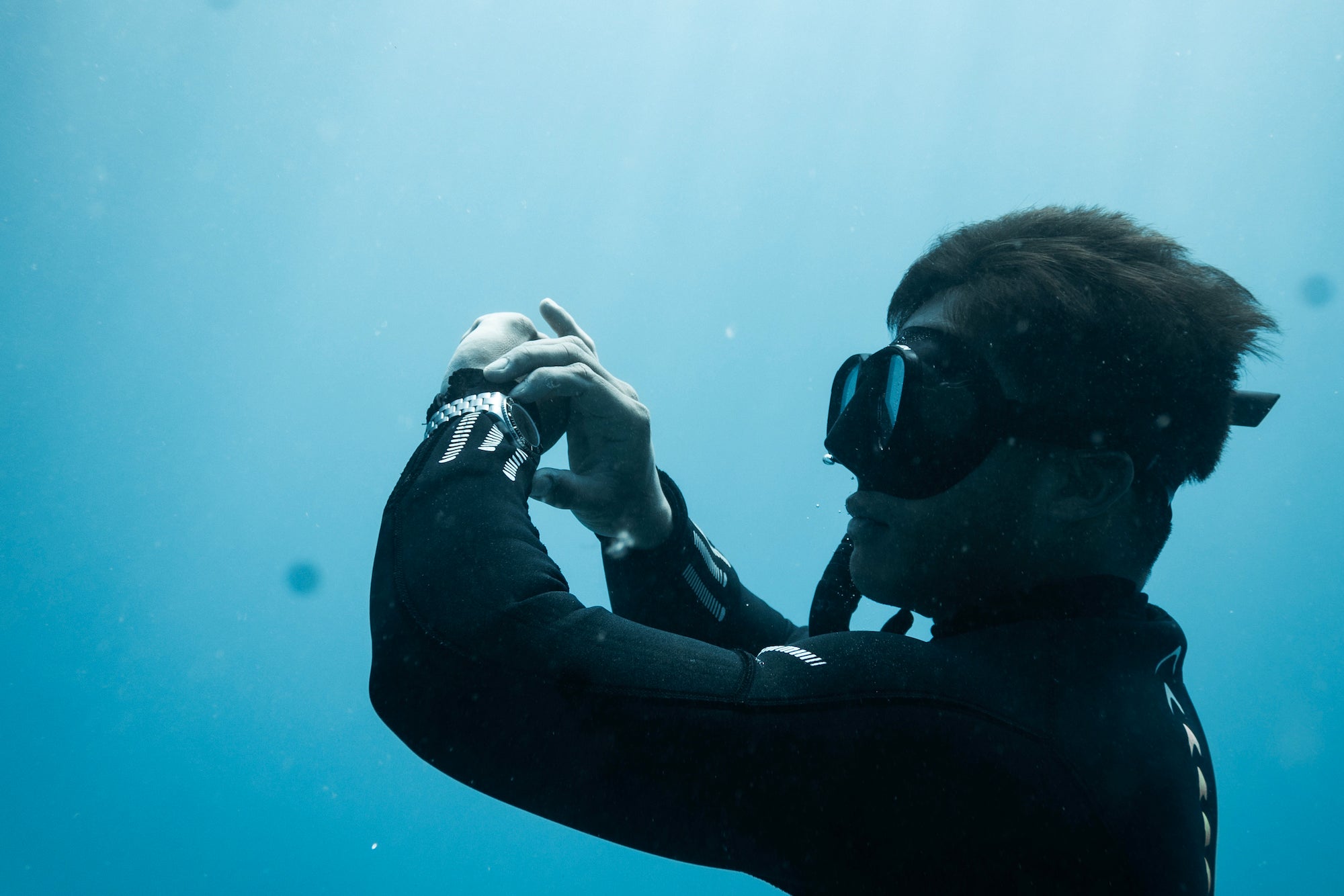 Testing the Limits: What Can a 30 ATM Watch Really Handle? – Spinnaker ...